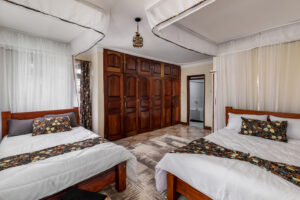 Family Room – Gorilla Neighbour